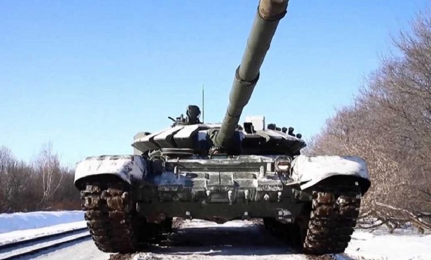 بعد الاعتراف باستقلالهما.. روسيا ترسل دبّابات الى لوغانسك ودونيتسك