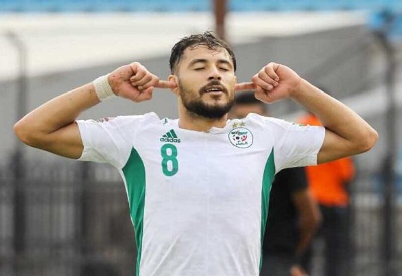 يوسف بلايلي يتعرض لهتافات عنصرية في فرنسا.. وناديه يتحرك