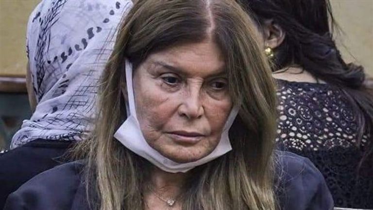 بعد صورة مرفت أمين.. إلهام شاهين تطالب بمنع التصوير في بيوت العزاء