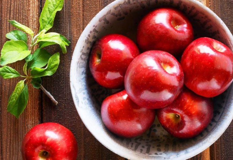 بمختلف ألوانه ونكهاته.. فوائد صحيّة جمّة للتفاح